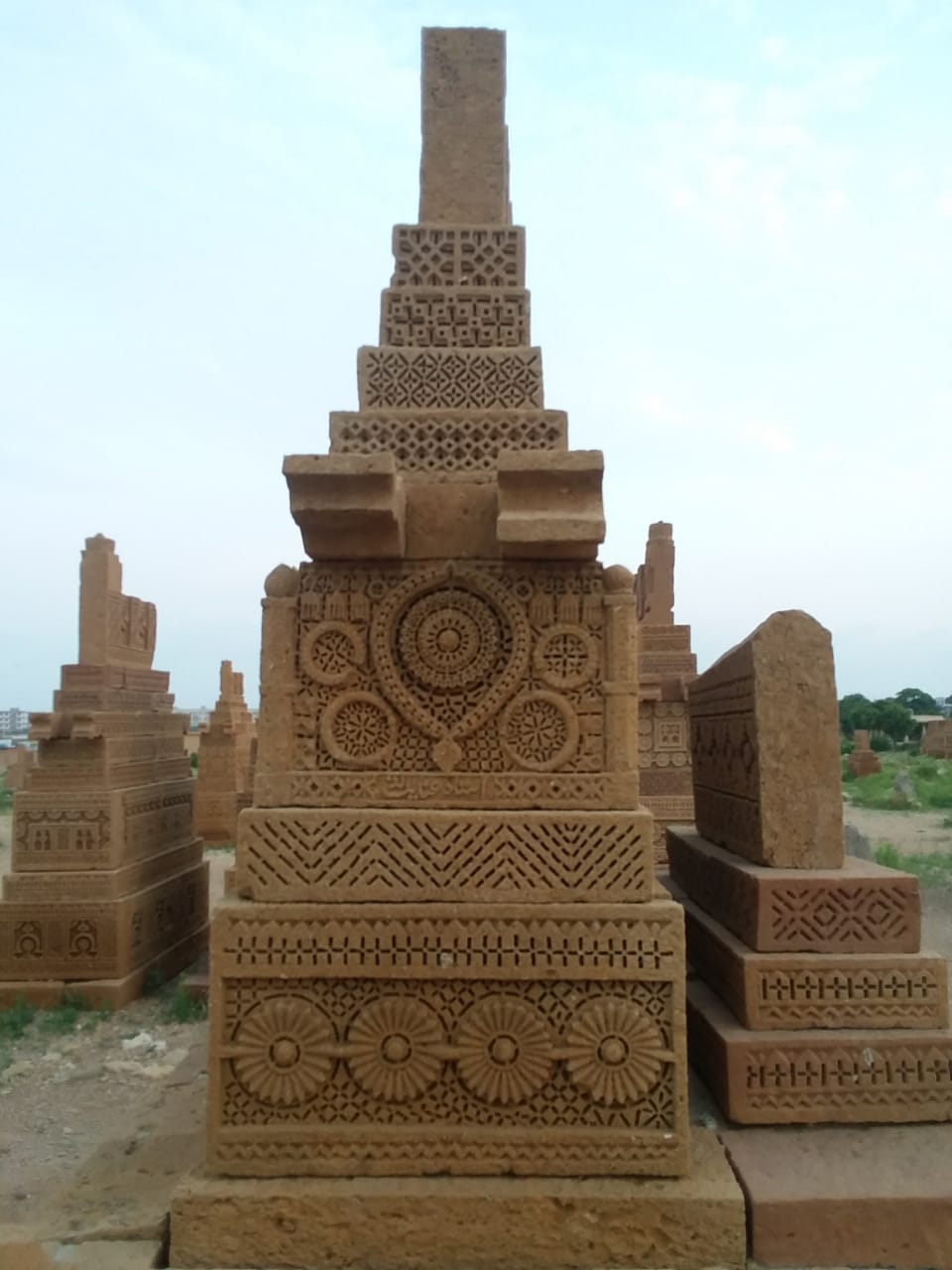 Chaukandi graveyard: They lived as royals and were buried as one too ...